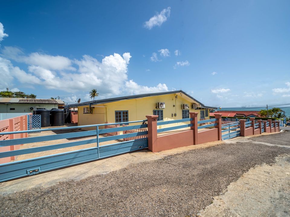 Frontin Road West - The Yellow House - Terra Caribbean